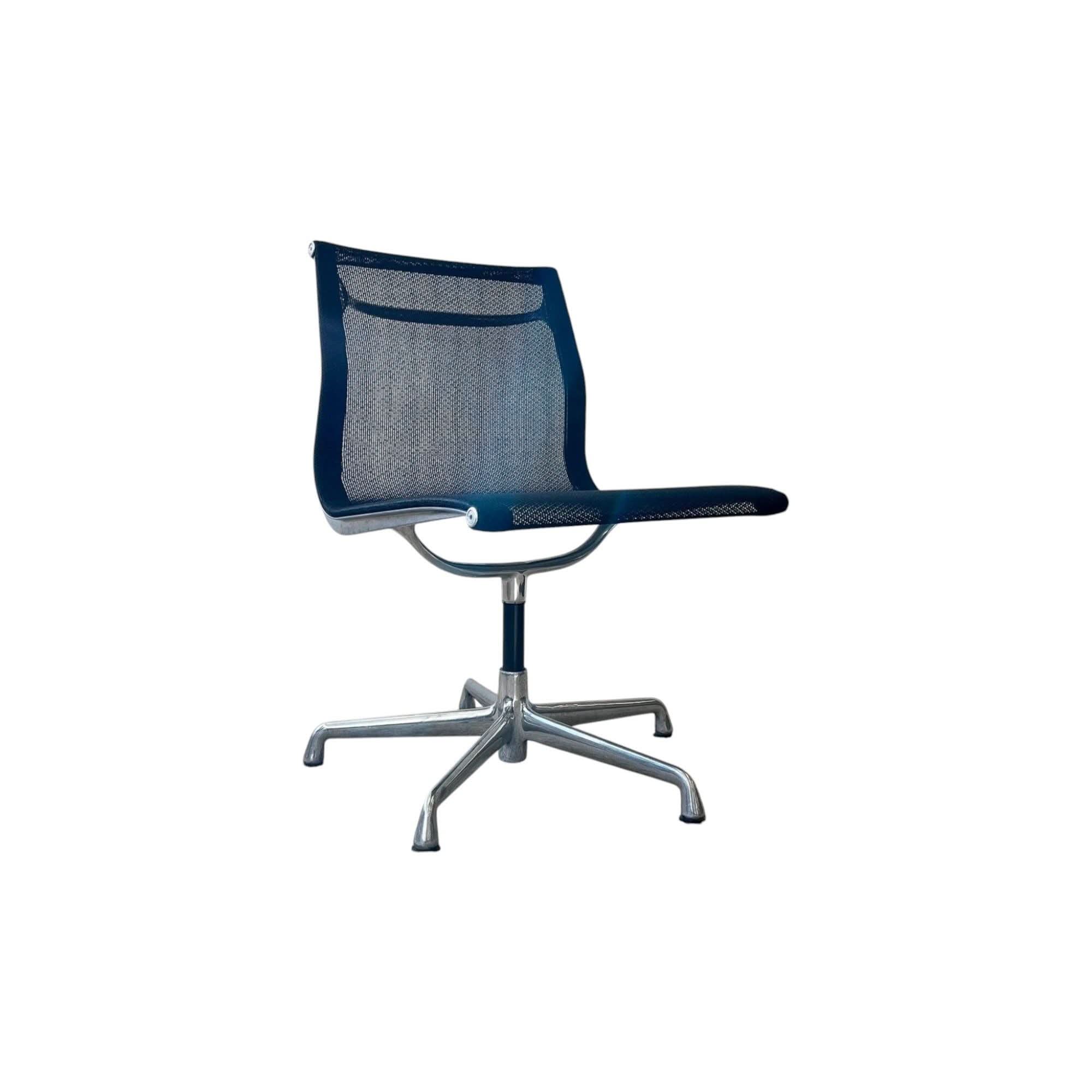 Eames Chairs – Bazaa