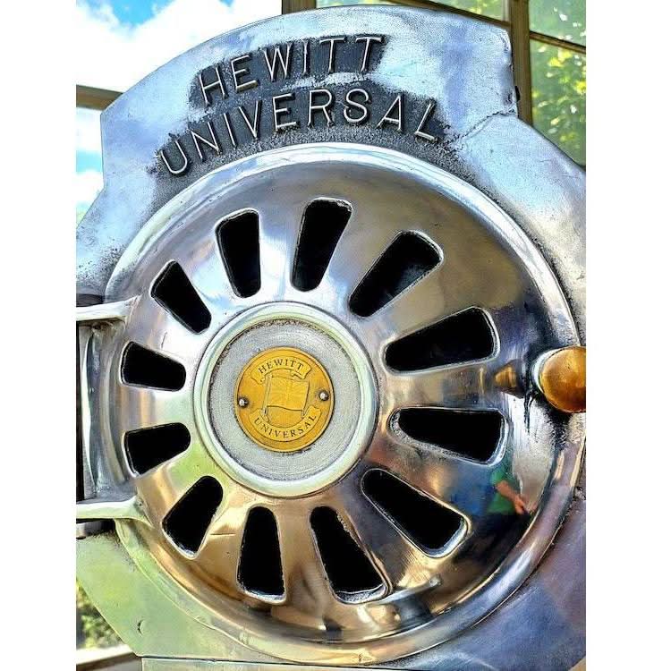 Shop Hewitt Universal light | Bazaa