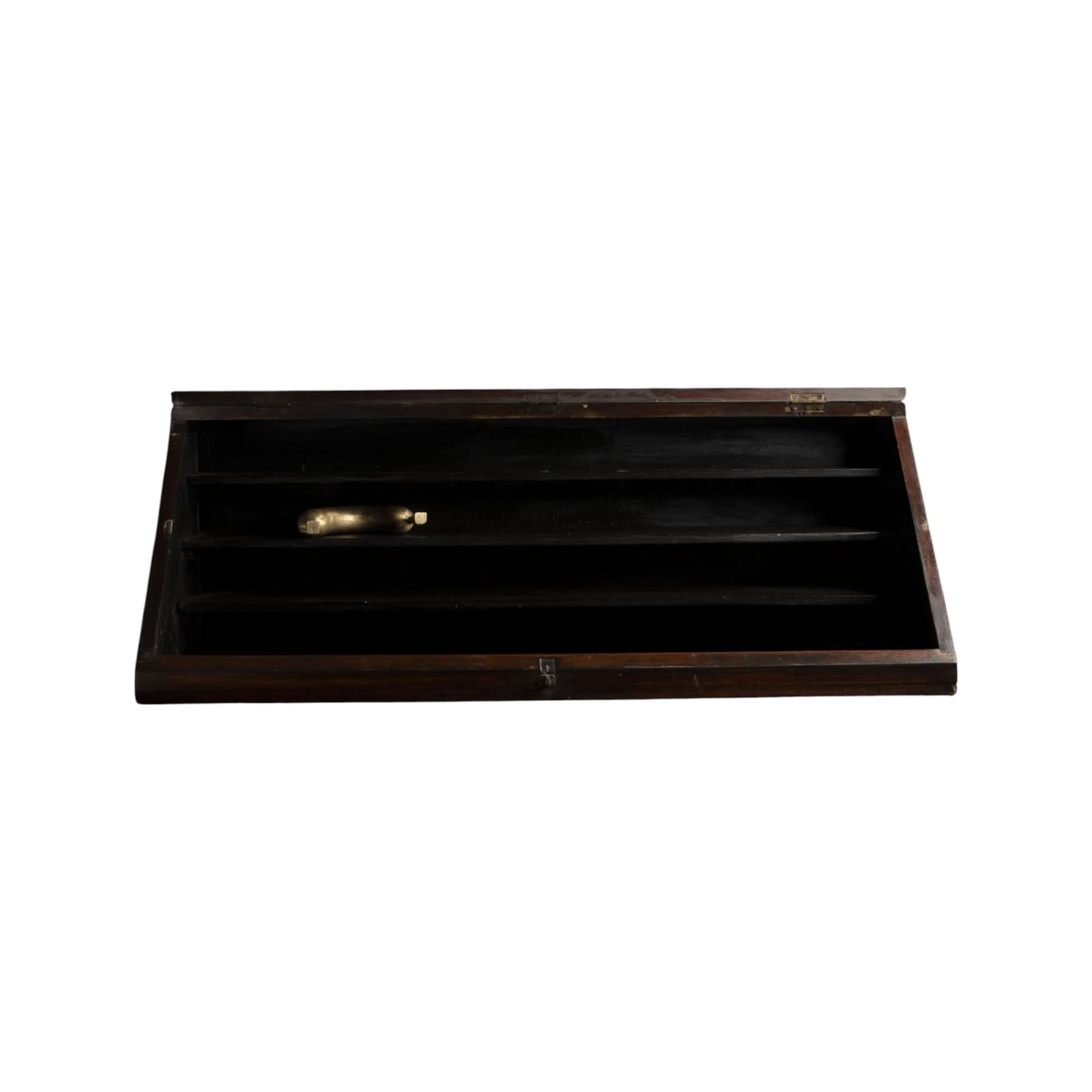 Shop Triangular display case #70 | Bazaa